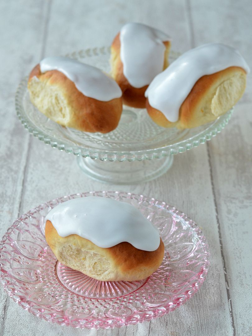 The Crazy Kitchen: Honey & Orange Filled Iced Buns